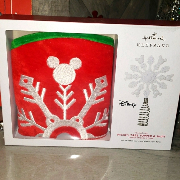 Disney Hallmark | Holiday | Disney Hallmark Mini Christmas Tree Skirt ...